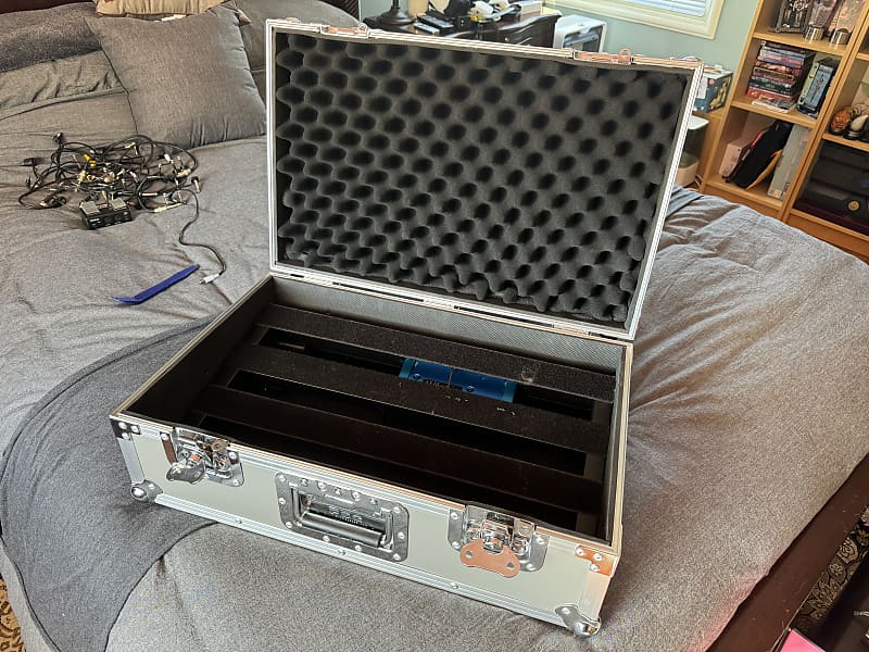 Pedaltrain Classic 1 with Tour Case, Strymon Zuma, BTPA Patch | Reverb