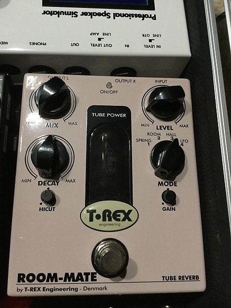 T-Rex Room Mate II White | Reverb