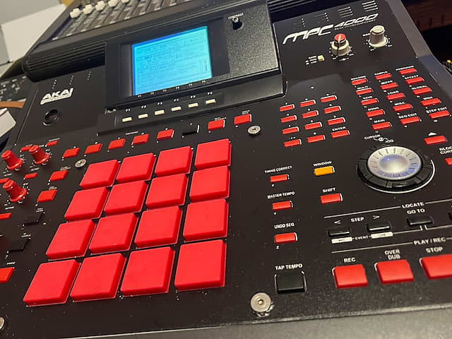 Akai MPC4000 Music Production Center | Reverb