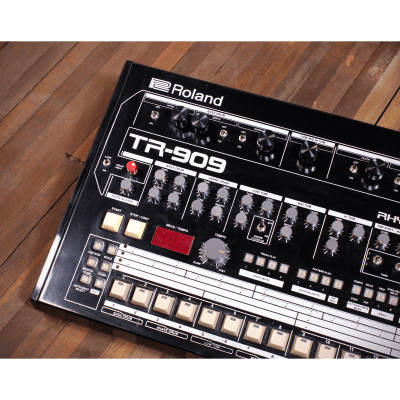 Roland TR-909 (Heavily Modded) - Black / Silver | Reverb