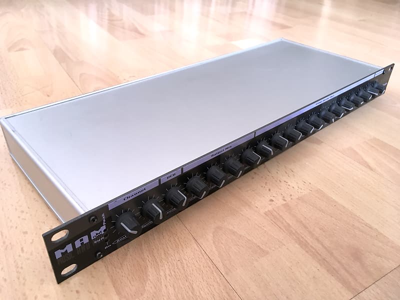 MAM VF-11 vocoder & filter bank // 'Intergalactic' | Reverb