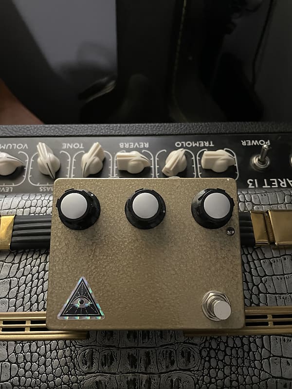 Seeker Electric Effects Descry 2022 - Gold Hammered | Reverb