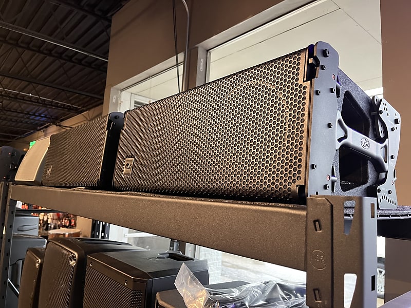DAS Audio Event 208A Powered 3-Way Compact Line Array Module | Reverb