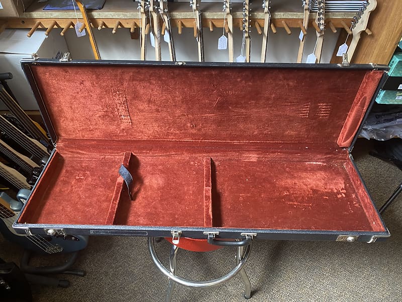 Fender Duo-sonic hard case 70s - Black | Reverb