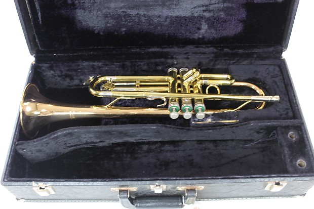 Holton Model ST602 Bb Trumpet with Copper Bell | Reverb