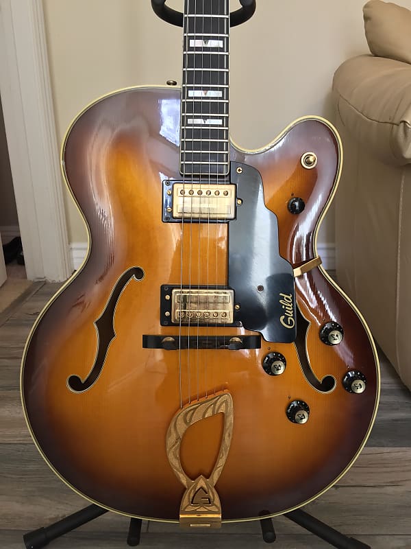 Guild X-500 Sunburst 1975 with original hard shell case | Reverb