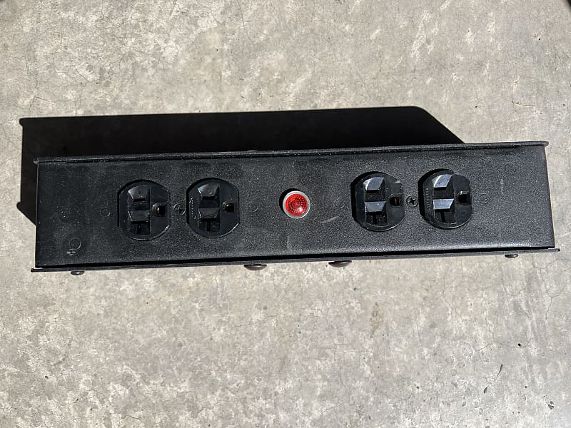 Pack of 4 Whirlwind PL1-420-BK Powerlink Output Box - Black | Reverb