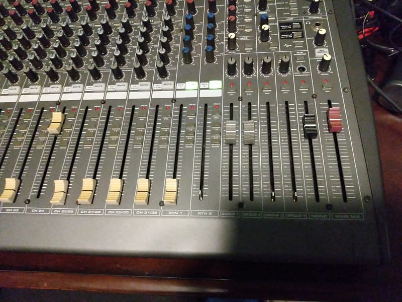 Samson L3200 32 Channel 4 Bus Mixer | Reverb