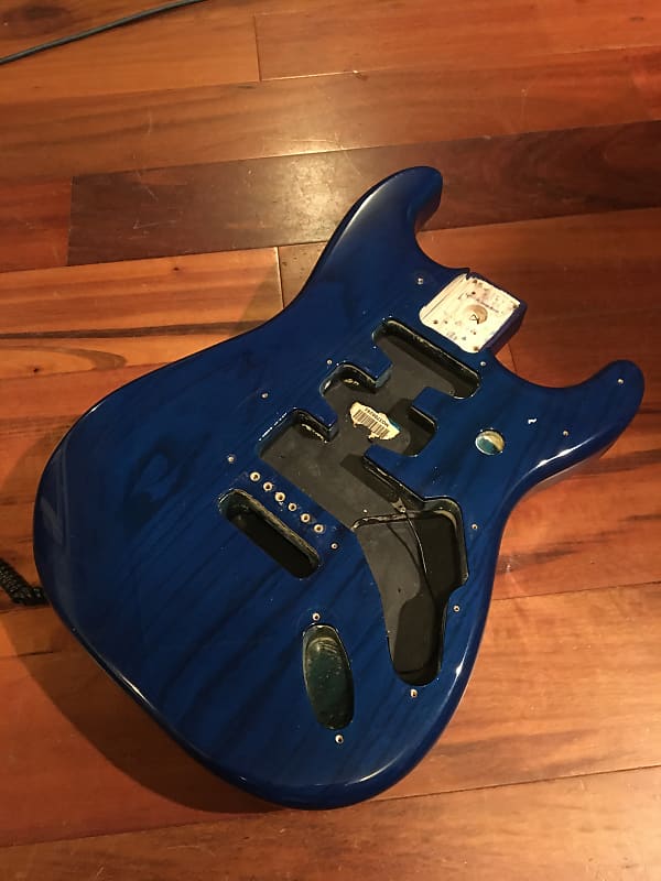 Fender Deluxe Player Strat Sapphire Blue Transparent Ash | Reverb