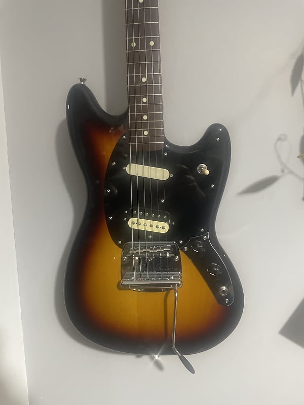 Fender MIJ Mustang 2022 Sunburst | Reverb UK