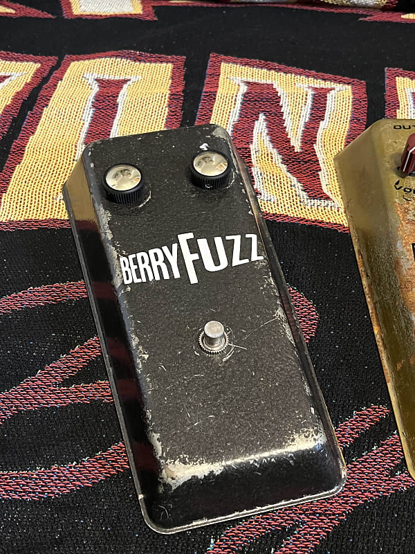 The Berry FX Jimi Fuzz 2033 - Relic Green | Reverb