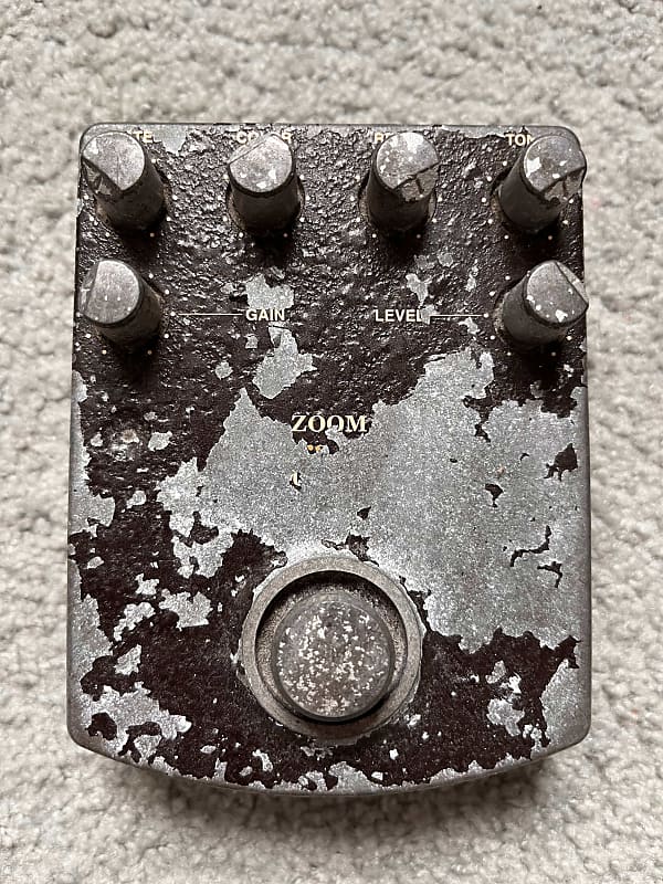 Zoom Ultra Fuzz UF-01 Analog Self-Oscillating Fuzz | Reverb