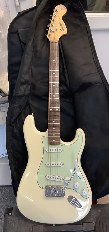 Squier by Fender Affinity Strat 2000 - Olympic White w/ | Reverb