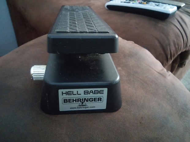 Behringer Hellbabe Wah | Reverb