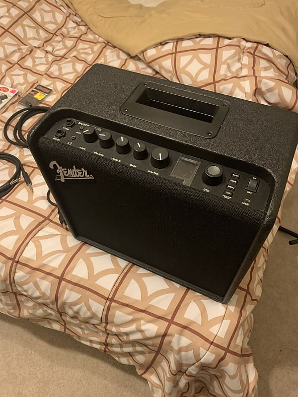 Fender Mustang LT25 Bundle | Reverb