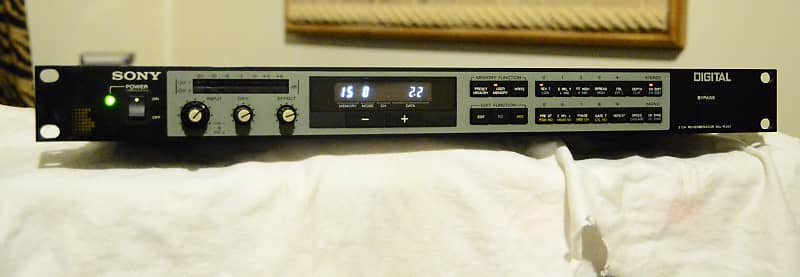 Sony MU-R201 Reverb and Delay | Reverb