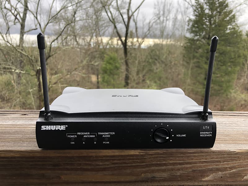 Shure UT4 Diversity Receiver Black | Reverb