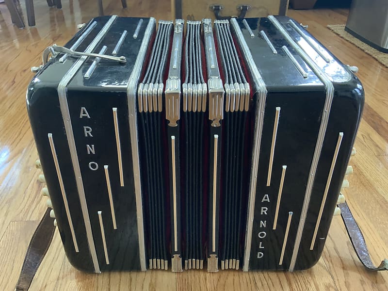 Arno Arnold Model IV Bandoneon | Reverb