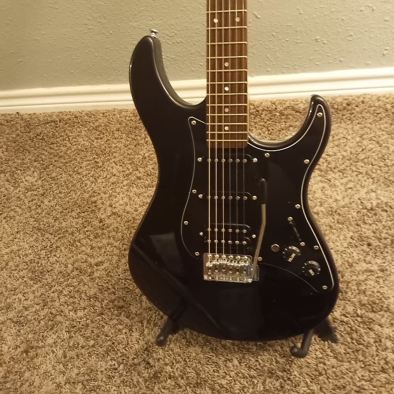 YAMAHA STRATOCASTER Metallic black | Reverb