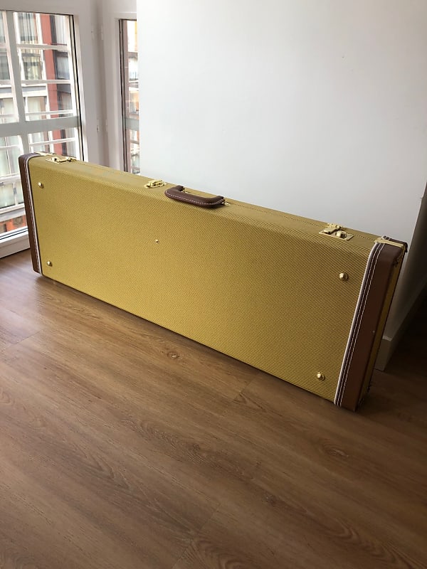 Fender Classic Series Wood Case - Strat/Tele Tweed | Reverb