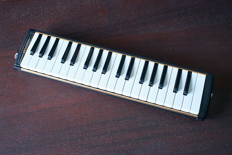 Suzuki M-37C Alto Melodion (Melodica) with Case | Reverb