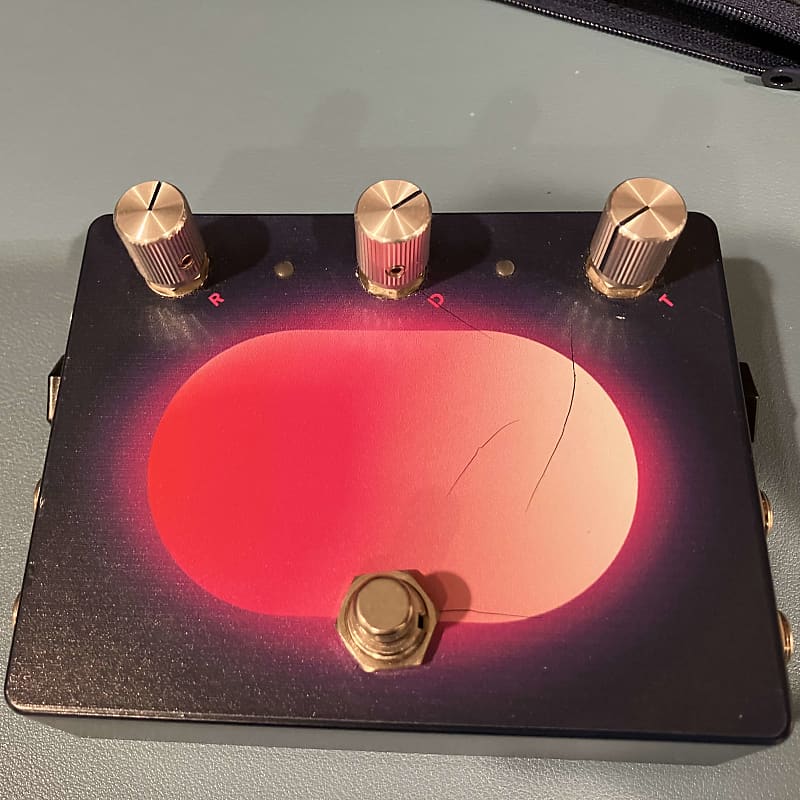 The Pill analog stereo ducking effect pedal | Reverb