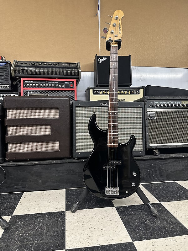 Yamaha BB300 Bass Guitar | Reverb