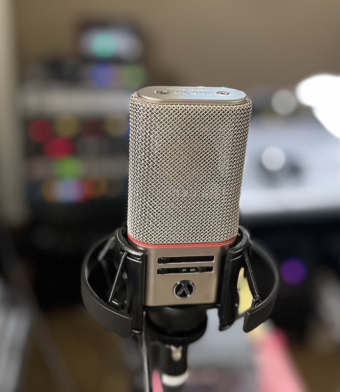 Austrian Audio OC818 Large Diaphragm Multipatter Condenser | Reverb