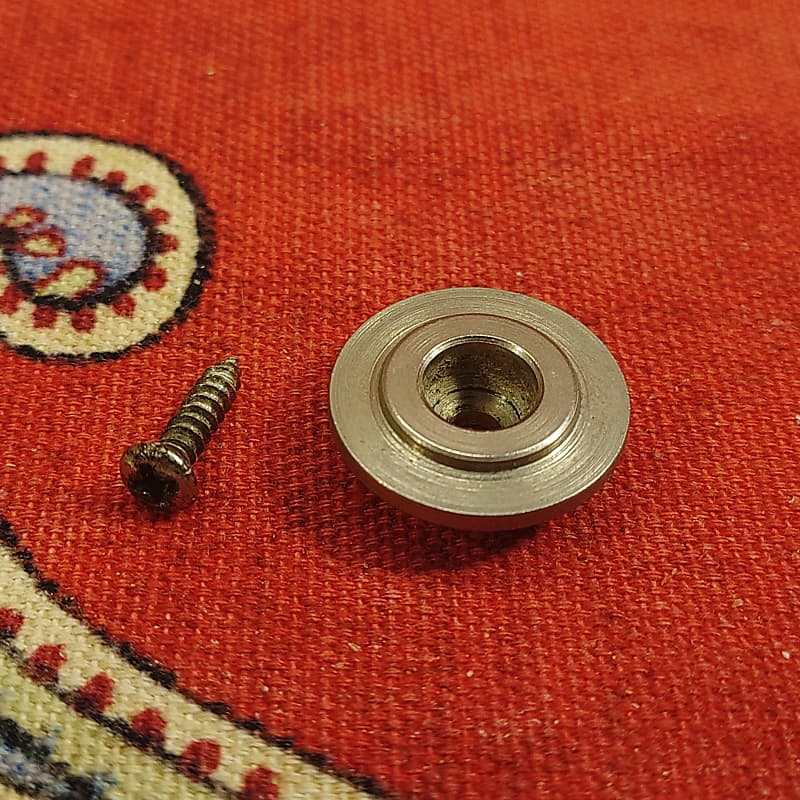 VINTAGE 1972 FENDER BASS STRING TREE w/ SCREW | Reverb