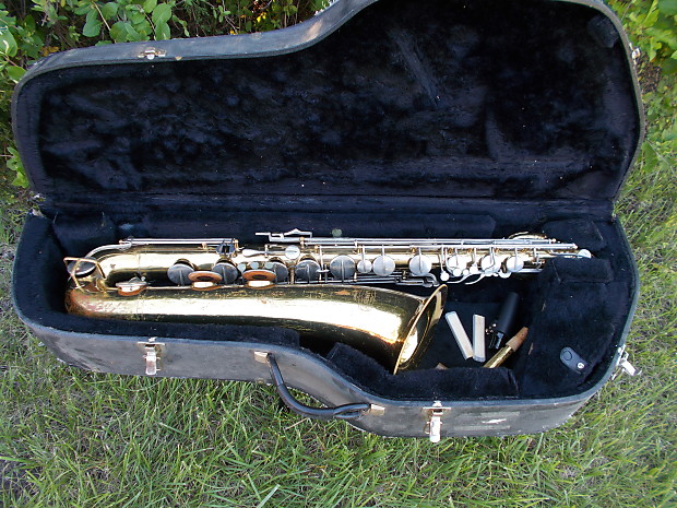 Bundy Baritone Saxophone 1975-1980 Brass, lacquer | Reverb
