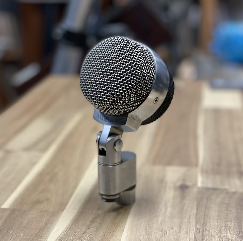 Binson B60, classic Italian dynamic microphone | Reverb