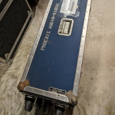 Yamaha PM2000 32-ch w/pedestal & 2 ch custom EQ | Reverb