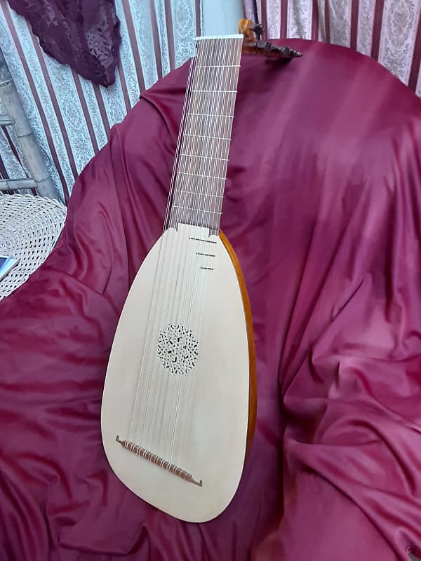E Beylerian 11 Course Lute | Reverb