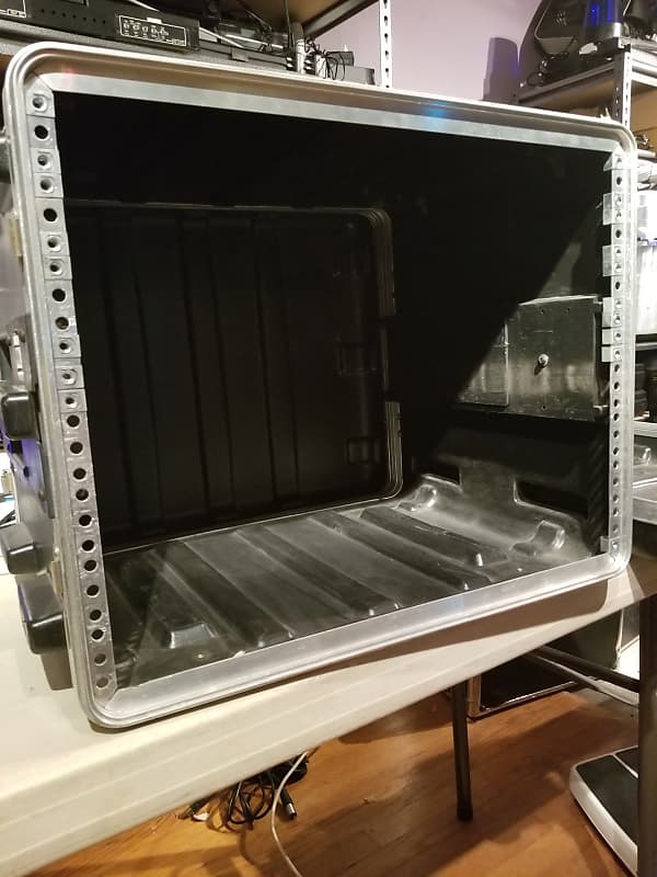 8U Rack Case - Black and chrome | Reverb