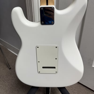 Squier Deluxe Hot Rails Stratocaster - Olympic White | Reverb