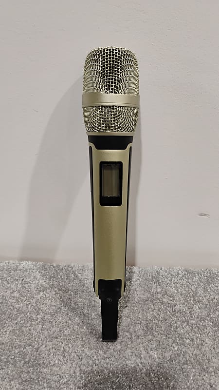 Wireless Battery Powered Microphone | Reverb UK