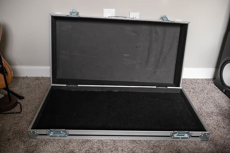 Road Cases 32" Pedal Board Flight Case | Reverb