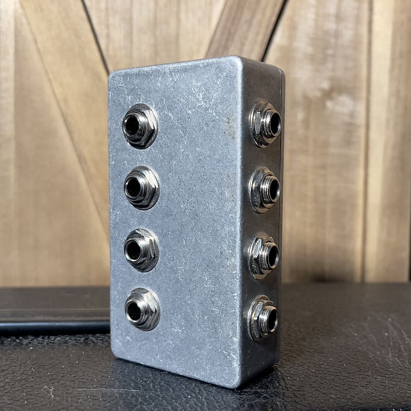 Loop Master 4-Way Pedalboard Patch Bay | Reverb