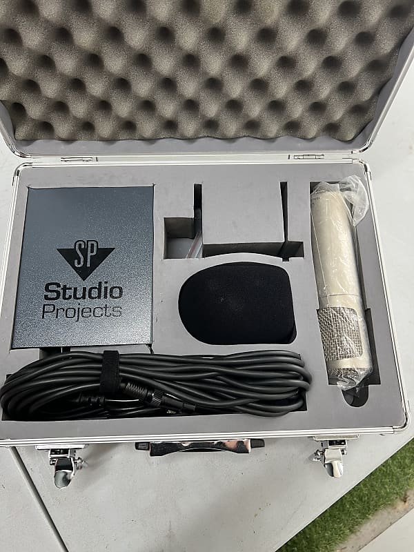 A Pair of Studio Projects T3 Multipattern Tube | Reverb Australia
