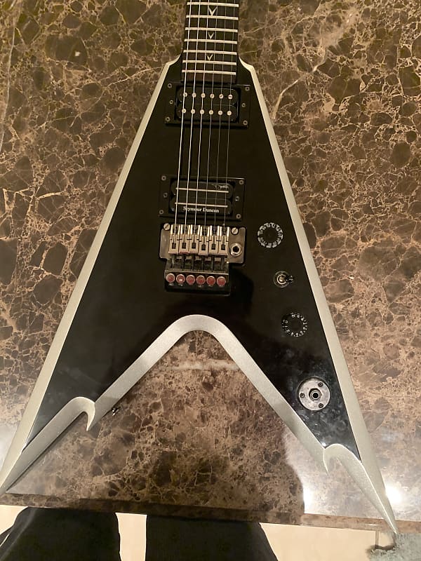 Dean Razorback v Black | Reverb