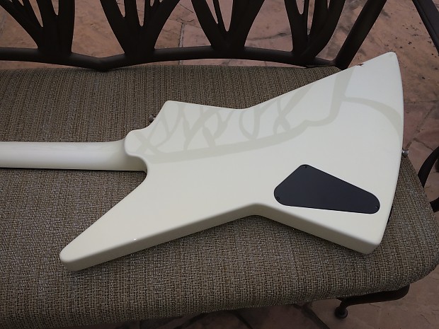 ESP Custom Shop MX-2 Explorer 2006 White | Reverb Canada