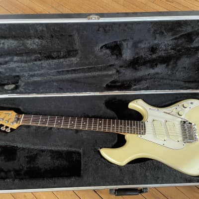 Fender Performer Made in Japan 1985 White/yellow | Reverb