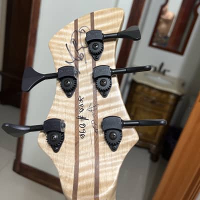 !Quintino bass!!! 5 string luthier custom bass Q bass 2022 | Reverb