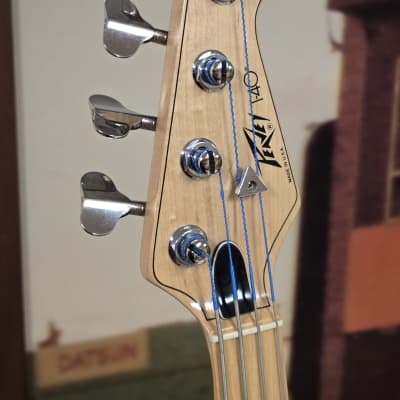 Peavey T-140 1982 - Cherry | Reverb Canada