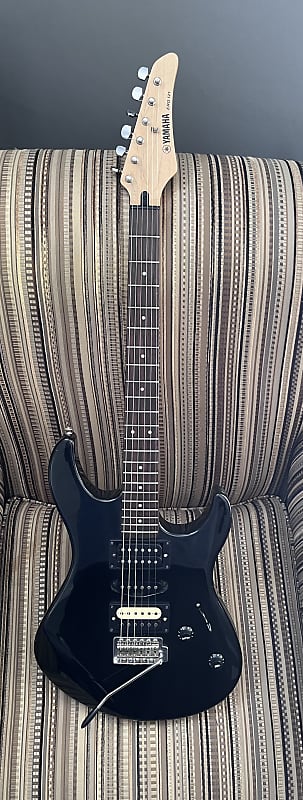 Yamaha ERG 121 - Black | Reverb