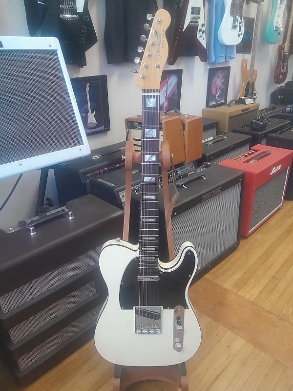 Fender Telecaster Custom 2011 - White/Black Binding | Reverb