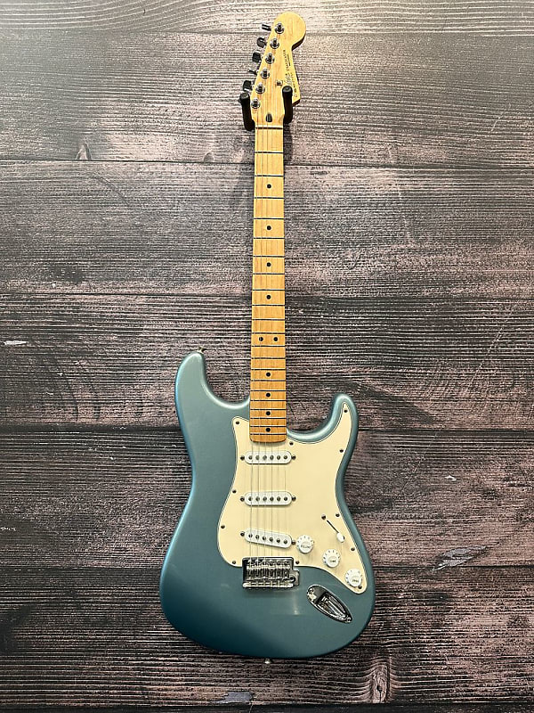Fender MIM Standard Stratocaster Electric Guitar (Margate, | Reverb