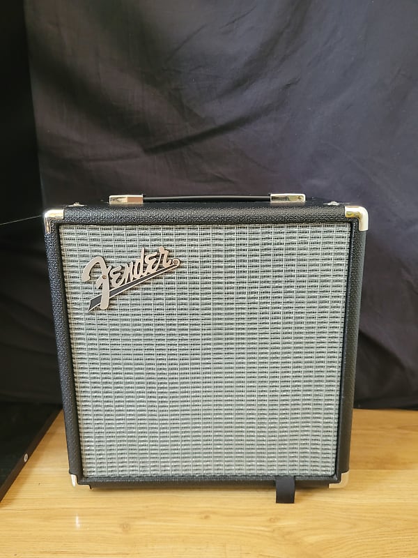 Fender Rumble 15 - Black | Reverb UK