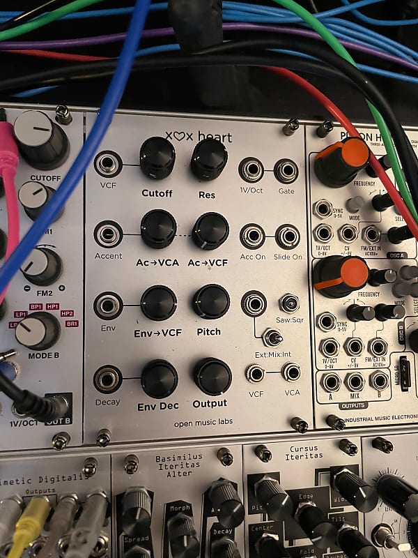 Greyscale x0x Heart | Reverb