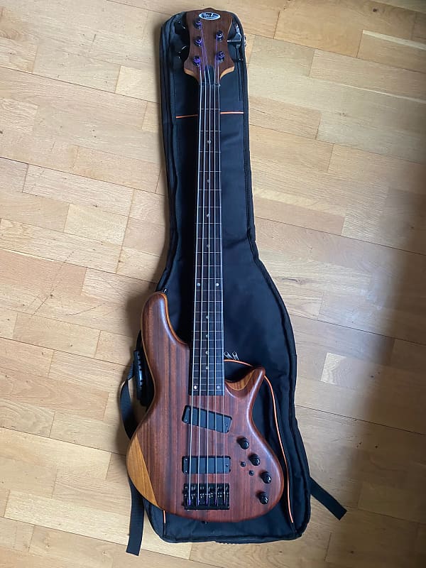 Fretless Bass Guitar Bass Collection II MIJ LusitHands Delano | Reverb